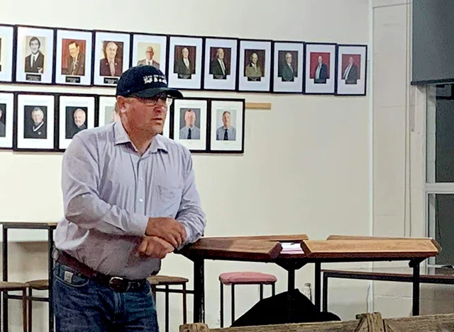 Lean on a gate for mental health