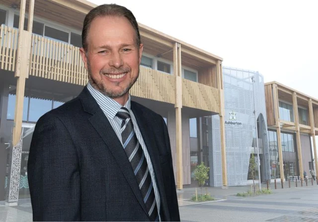 Riach reappointed to top job